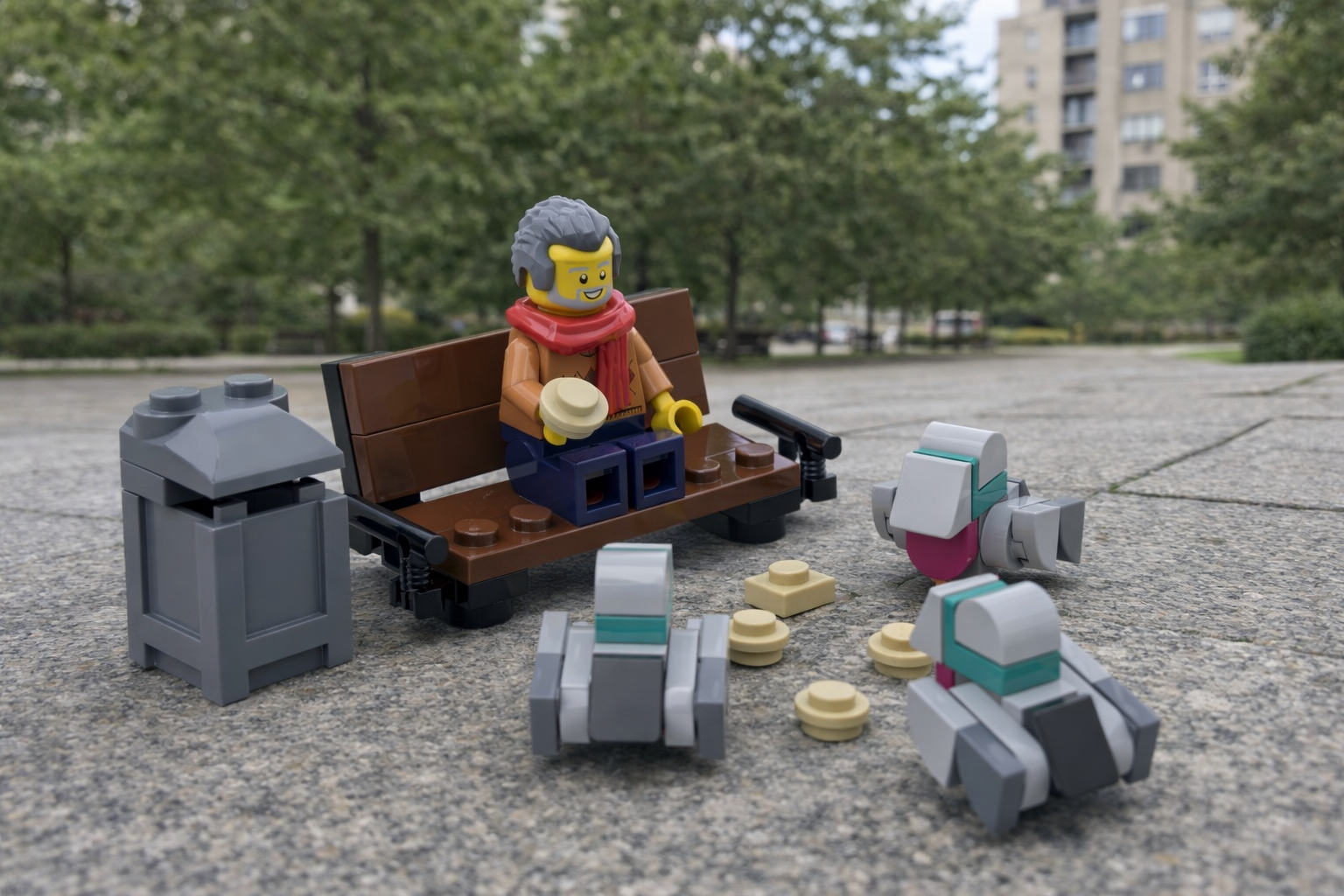 Grandpa Feeding Pigeons – Free MOC Building Instructions – How to build it